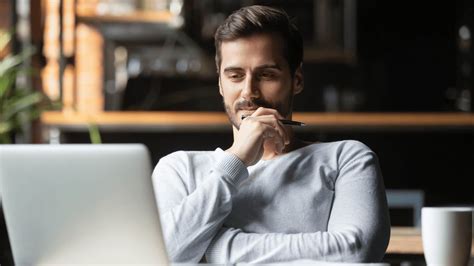 Signs Of A Genuinely Lazy Person According To Psychology Yourtango Signs Of A Genuinely Lazy Person According To Psychology Yourtango