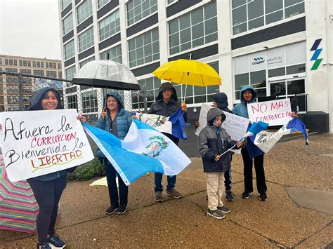 Guatemaltecos Se Manifiestan En Ee Uu Para Exigir La Renuncia De