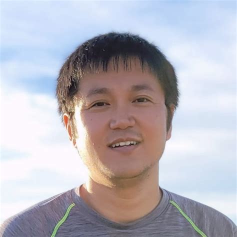 About Liang Yan Medium