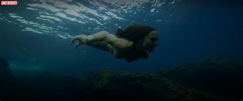 Naked Saida Benzal In Fishbone