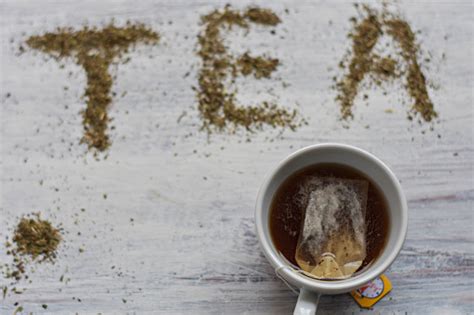 비문 차 옆 컵 Pf 뜨거운 건강 한 차 건조 차 잎에서 레트로 흰색 배경에서 해 고 개념에 대한 스톡 사진 및 기타 이미지 개념 개념과 주제 건강한 생활방식