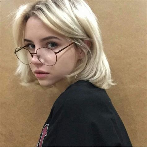 Indie Girl Short Hair