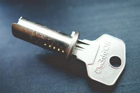 what is asymmetric encryption