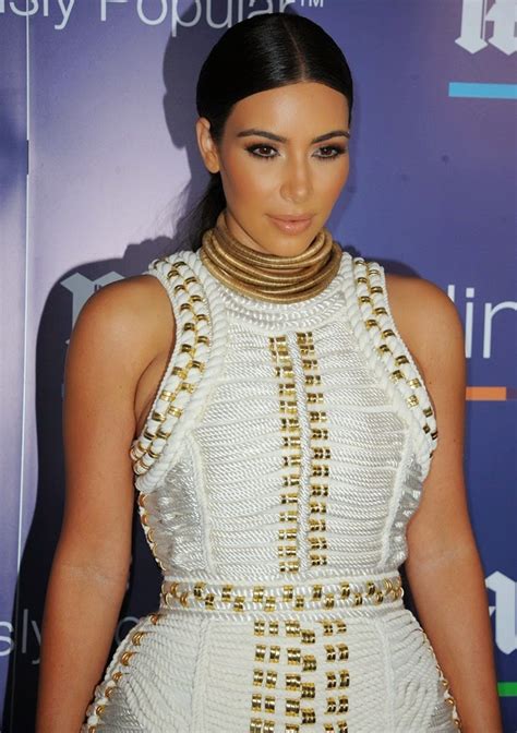 Style2klikblogspot Kim Kardashian New 352 Page Selfie Photo Book ‘selfish