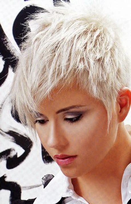 Coupe Cheveux Court Blond