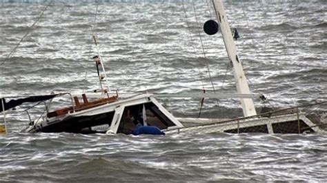 Le Naufrage Dun Navire Cargo Battant Pavillon De Hong Kong Au Large