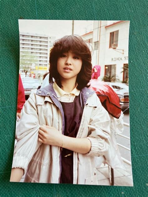 【目立った傷や汚れなし】【レア】松田聖子 写真 オフショット アウター 白美肌 昭和タレント 80年代アイドル の落札情報詳細 Yahoo