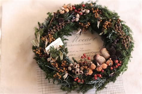 木の実たっぷりクリスマスリースプリザーブドフラワー クリスマス リース プリザーブドフラワー スカイサンゴ 通販｜creemaクリーマ