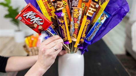 How To Make A Diy Candy Flower Bouquet Hersheyland