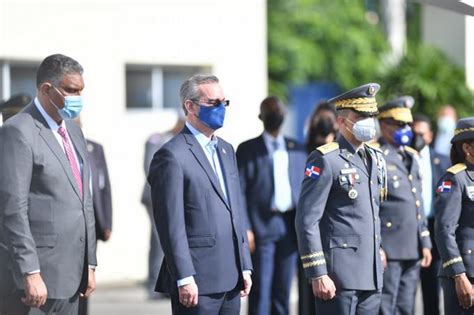 Abinader recibe proyecto de Reglamento de Aplicación de la Ley Orgánica de la Policía Nacional