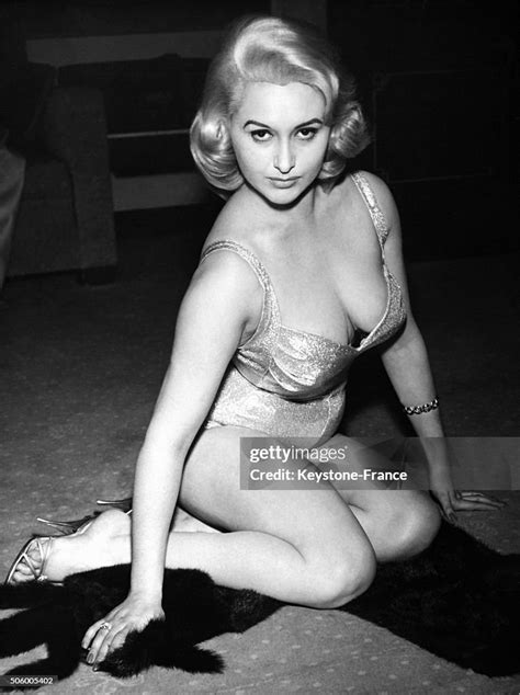 Pin Up Posing In A Swimsuit On Fur Circa 1940 News Photo Getty Images