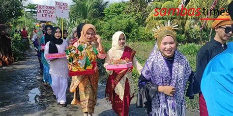 Smkn 1 Tebas Gelar Karnaval Peringatan Hut Sekolah Ke Xiv Sambas Times