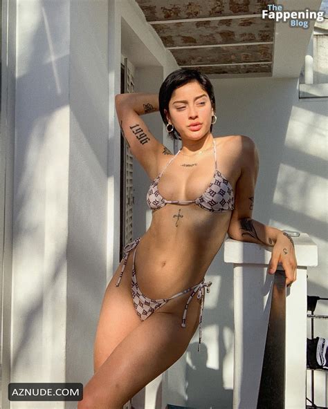 Belen Negri Sexy And Sensual Photos Posing Her Fit Body In A Hot Bikini