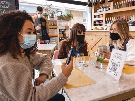 ensuring authenticity and traceability in products with qr code