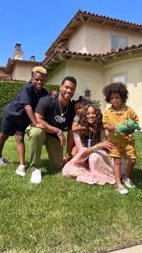 Russell Wilson And Ciaras Relationship Timeline The Us Sun