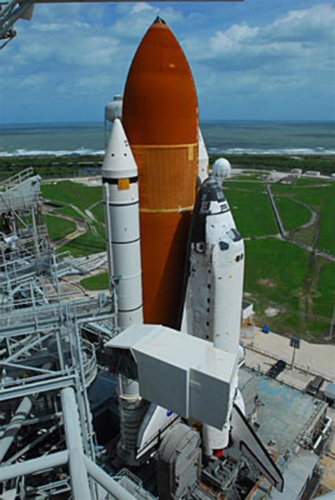 Discovery Moved To Launch Pad Esperia Human Spaceflight Our