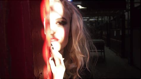 Hannah Eve Addictive Behaviour