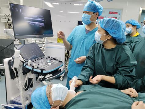 敬畏生命 医患同行 助力健康中国——医学院学生第一党支部与安康市中医医院外科第一党支部开展互联共建活动 医学院
