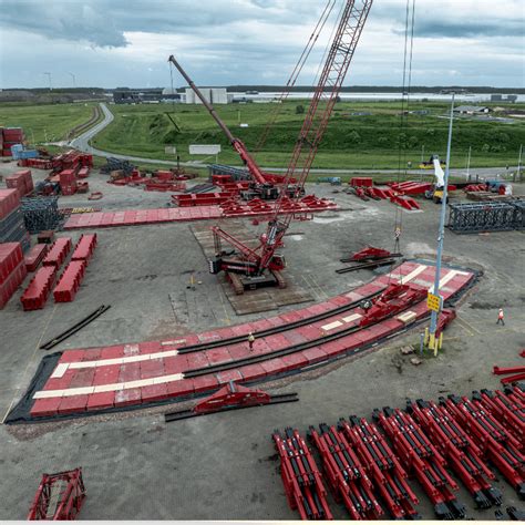 Mammoet Begins Assembly Of Worlds Biggest Land Based Crane Mammoet News
