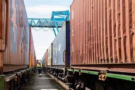 APM Terminals Rail Freight On Track For Record Volumes DredgeWire