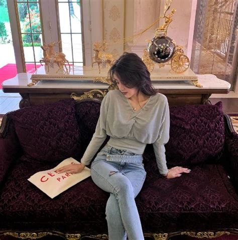 几年前爆红一字马女神卓仕琳 现结婚生子身材不像已是孩子的妈妈 抖音 卓仕琳 马睿嵘 新浪新闻