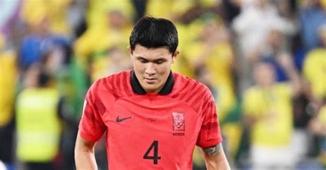 포토 아쉬운 표정 가득한 김민재