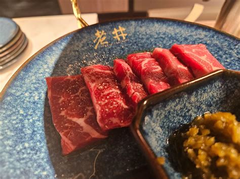 台中燒肉 今天是燒肉day 午餐吃侍老井 晚餐吃屋馬 以雙人套餐再加單點的價位跟味道來看 （2人三千多） 侍老井的味道好多了 加上侍老井又有