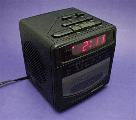 Vintage Alarm Clock Cassette Player Radio Am Fm Tuner Digital Red Led