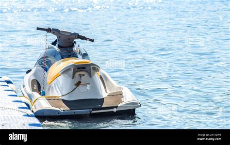 Modular Floating Dock System Hi Res Stock Photography And Images Alamy
