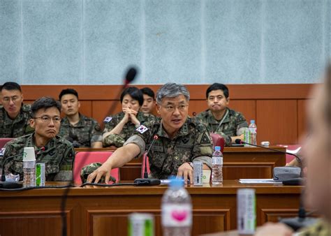 Eighth Army Rok Army Mps Gather To Discuss Pow Operations Article