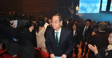 의대 교수 집단행동 초읽기한 총리 서울대병원 찾는다