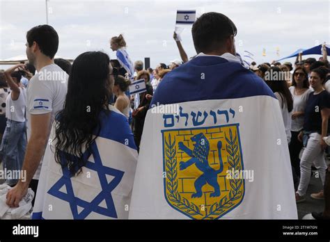 La Communauté Juive Marche En Soutien à Israël Dans Le Conflit Avec Le