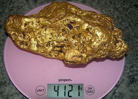 This Australian Man Found A Massive 4kg Gold Nugget