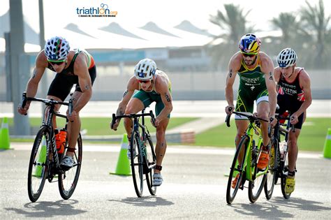Hewitt Wins Wts Season Opener In Epic Sprint Finish • World Triathlon
