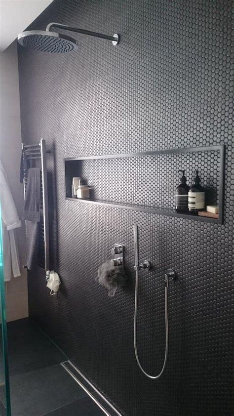 Salle de bain noire 25 idées afin de réussir l ambiance sophistiquée