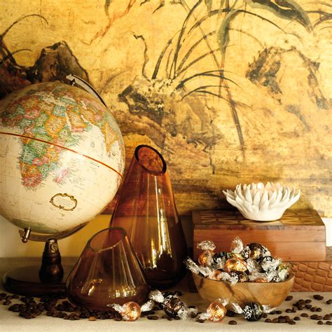 Lindt Irresistibly Smooth Assorted 137 G Online At Best Price Lulu Qatar