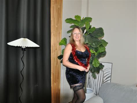 Asya On Xcams For A Hot Live Sex Cam Show