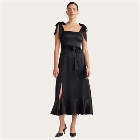 Romantic Style Clothing and Accessories For February and Beyond