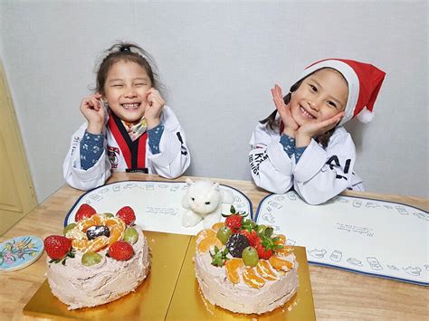 찬희송희 인생샷 8살 케익만들기 태권도복 딸