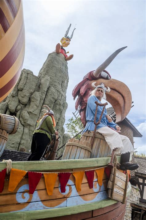 Un Nouveau Char Pour Le Défilé Gaulois Au Parc Astérix Les Pirates