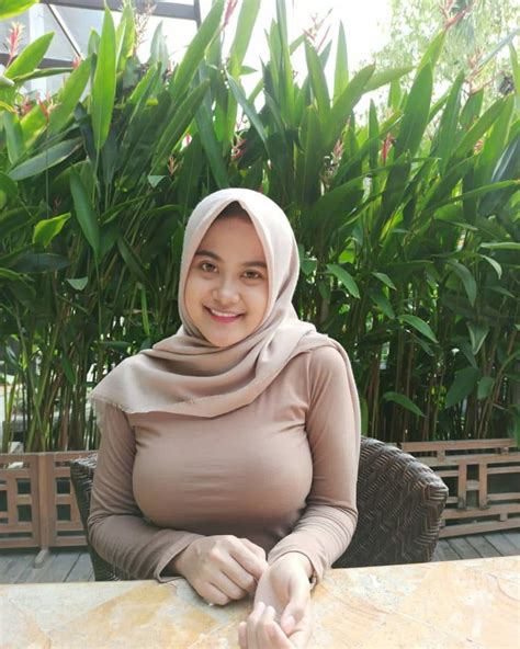 My Eyes Are Up Here Indonesia 🇮🇩 Girl Hijab Beautiful Hijab