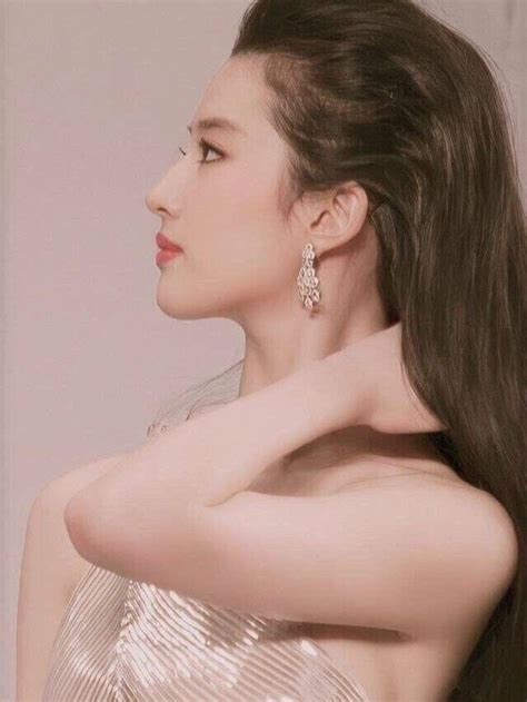 Ghim Của Lamuathu Trên Crystal Liu Yi Fei Người Mẫu Nữ Diễn Viên