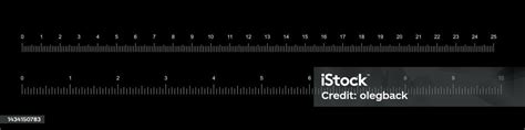 길이 벡터 일러스트레이션을 측정하기 위해 세로 흰색 선 분할과 숫자로 설정된 눈금자 테이프입니다 간단한 학교 도구 10 인치 및 25 센티미터 길이 검은 배경에 수학 수업을
