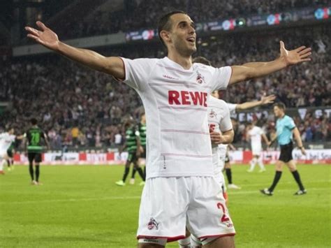 Ellyes Skhiri Dijadwalkan Segera Jalani Tes Medis Bersama Frankfurt