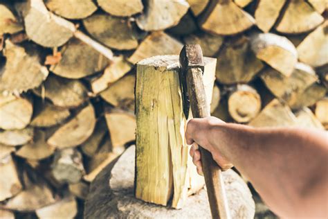 Memotong Kayu Tampilan Orang Pertama Foto Stok Unduh Gambar Sekarang
