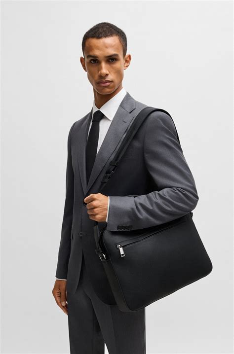 Boss 시그니처 트리밍 그레인 인조 가죽 서류 케이스 블랙