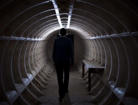 Tour leva visitantes a instalações secretas do metrô de Londres