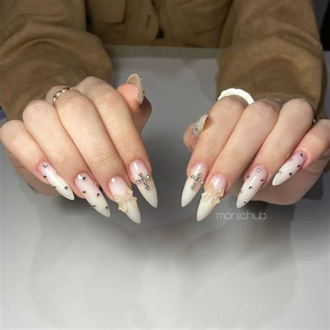маникюр в корейском стиле Дизайнерские ногти Богемные ногти Хрустальные ногти