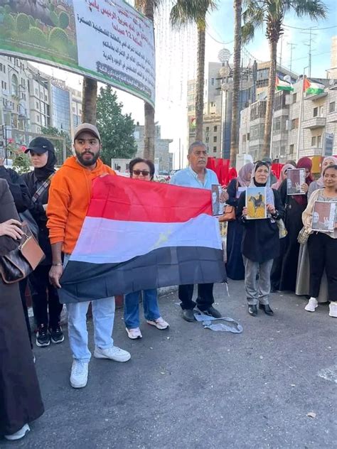 شبكة إلاعلام المصرية On Twitter عدد من أهالي مدينة رام الله في الضفة