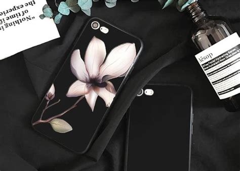 Etui Na Telefon Z Kwiatkiem Case Jewelry Brooch